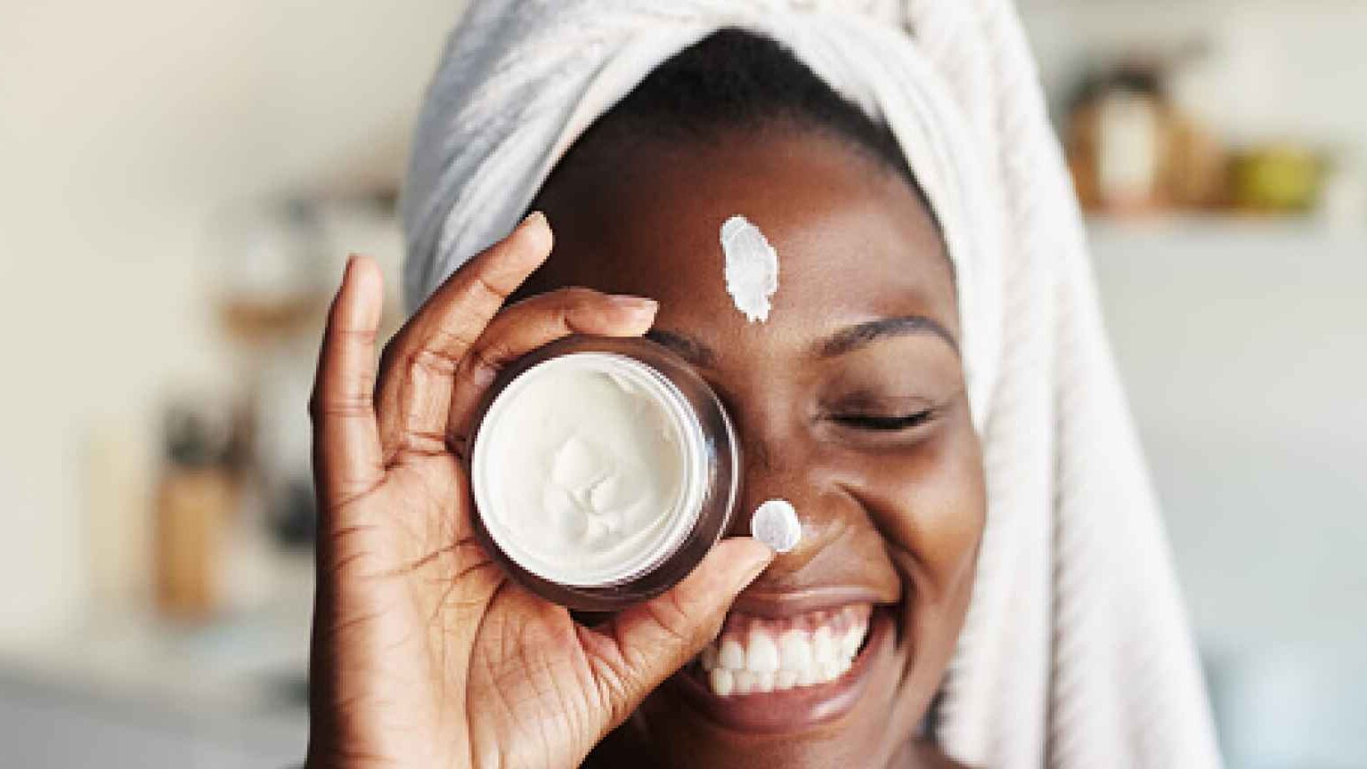¡Cuida tu piel con nuestra guía de cuidado facial! Descubre los ... ¡Cuida tu piel con nuestra guía de cuidado facial! Descubre los ...